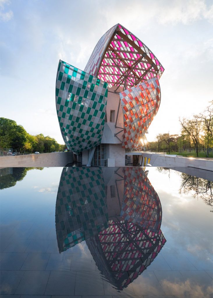 Louis Vuitton Building - DESIGNSIGH